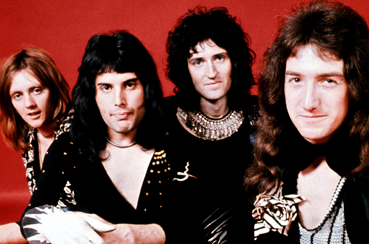 "Queen" ปล่อยเพลงดัง "We Will Rock You" กับ "We Are The Champions ...