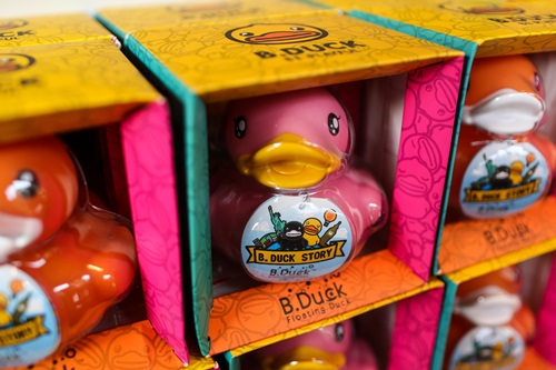 ‘เอเชียทีค’ ดึงน้องเป็ด B.Duck ผุดป๊อปอัพสโตร์ ริมแม่น้ำ