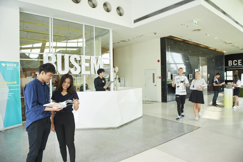 หายสงสัย! ทำไมคณะการสร้างเจ้าของธุรกิจฯ ม.กรุงเทพ จึงเป็น “ตัวจริง ...