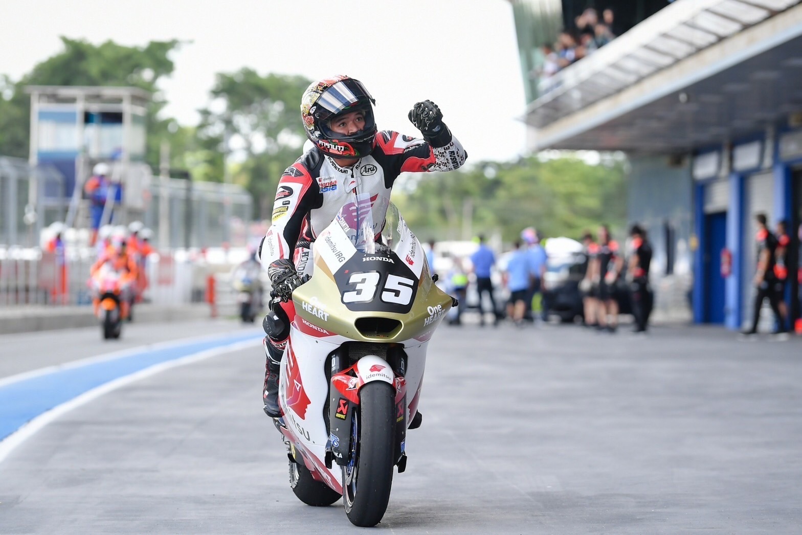 กระหึ่มคาบ้าน "ก้อง-สมเกียรติ" คว้าโพลโมโตทู