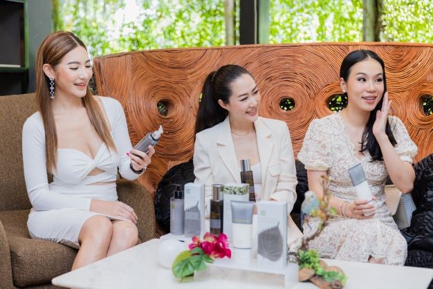 'ธัญ’ (THANN) ร่วมกับแพทย์ผู้เชี่ยวชาญด้านผิวหนังและความงาม แนะวิธีเตรียมผิวสวย สะอาด กระจ่างใส ...