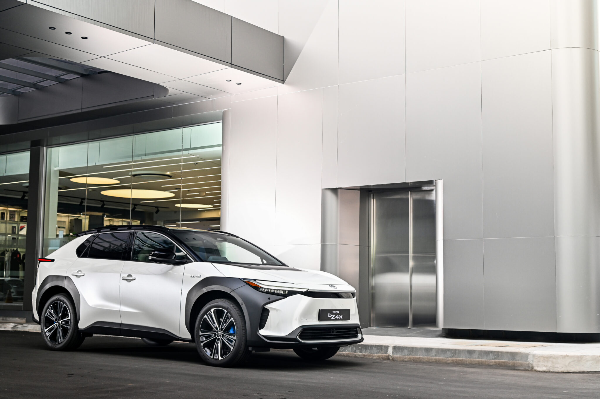 โตโยต้า ปิดรับจองอีวี "bZ4X" ลอตแรก 50 คันหมดเกลี้ยง