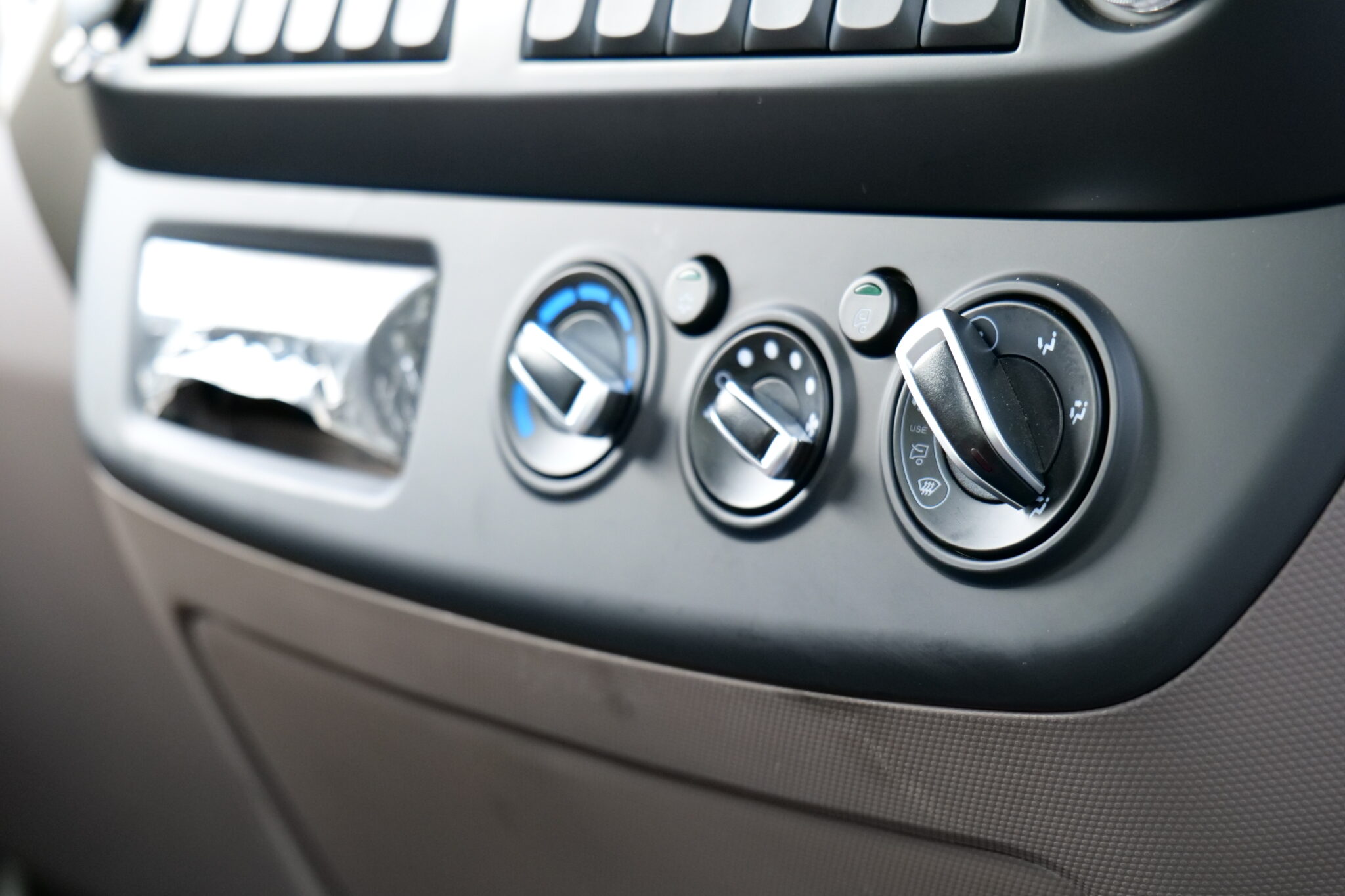 ซีพี โฟตอน ลุยส่งมอบ Aumark iBlue 85 รถบรรทุก 6 ล้ออีวี ธันวาคมนี้