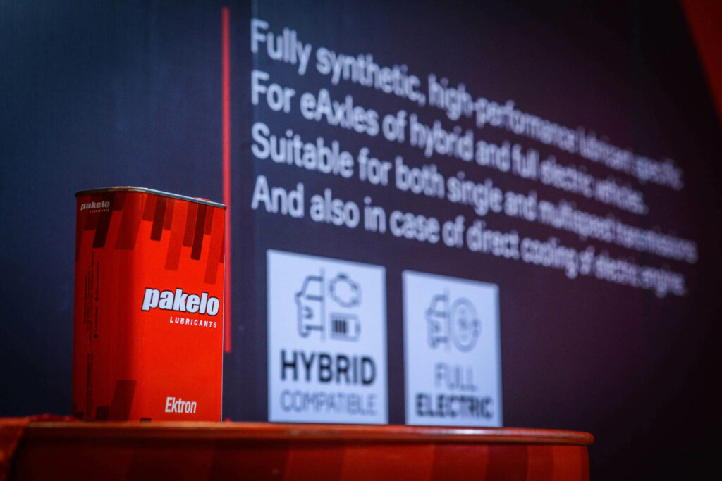 Pakelo Ektron น้ำมันหล่อลื่นรองรับระบบขับเคลื่อนยุค "อีวี" บูม