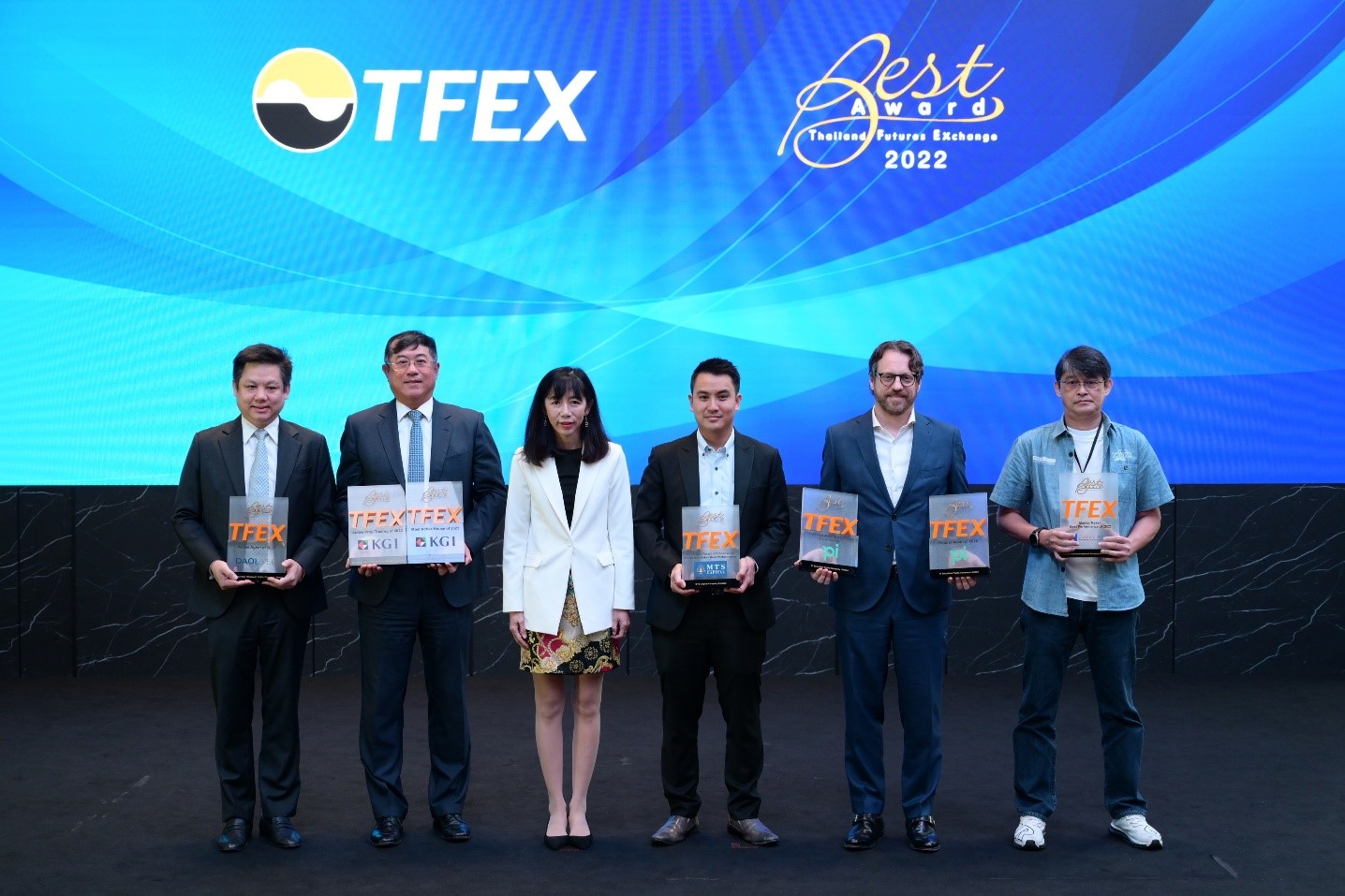 TFEX มอบรางวัล TFEX Best Award 2022 เเก่ MTSGF, PI, KGI, DAOLSEC และ CAF