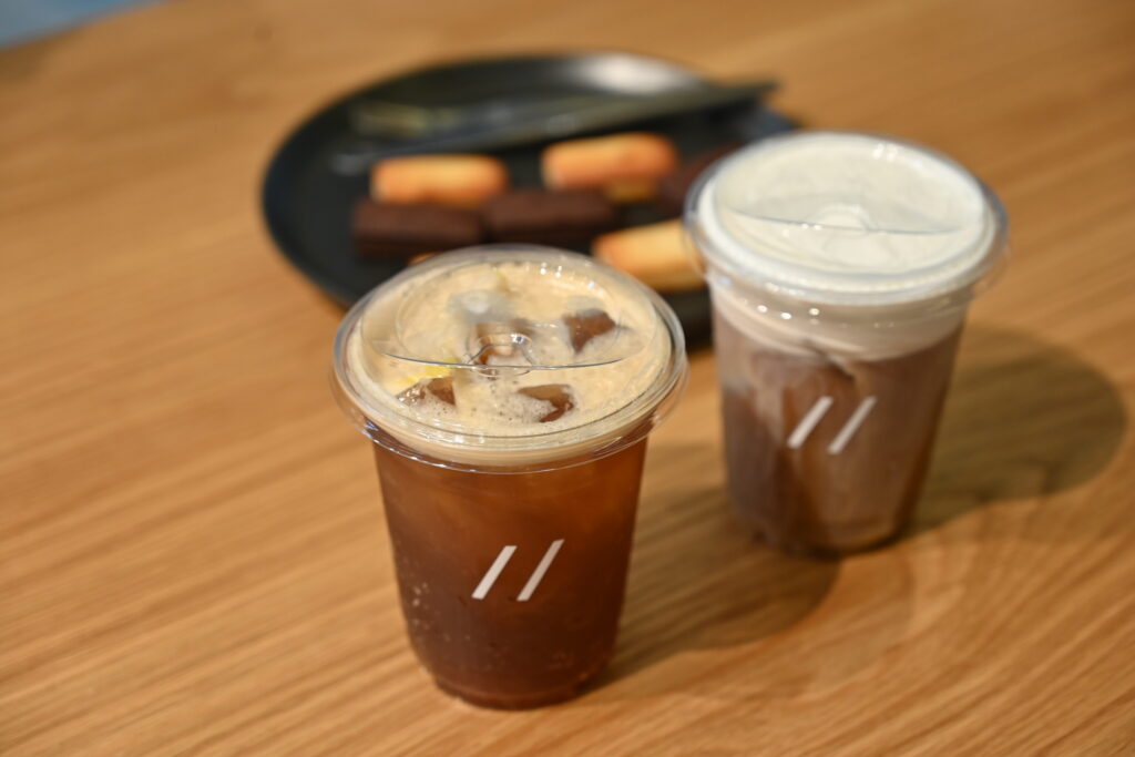 Double Slash จากเครื่องหมายจดบันทึก สู่ร้านกาแฟสุดเรียบง่าย ที่ ICS