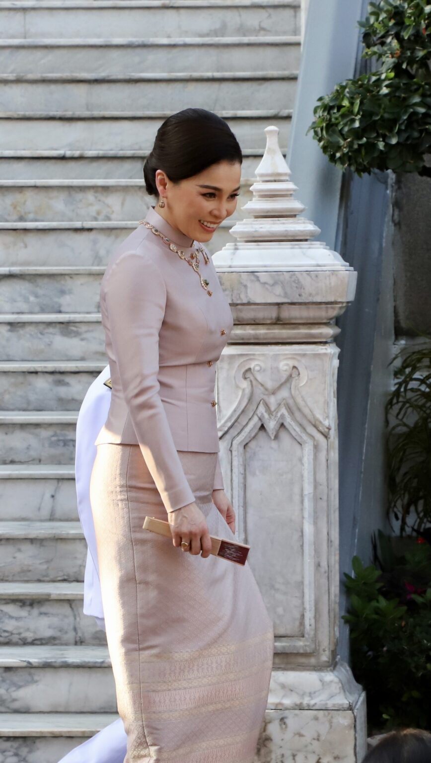 ในหลวง พระราชินี เสด็จฯ พระราชพิธีทรงบำเพ็ญพระราชกุศลวิสาขบูชา 2566