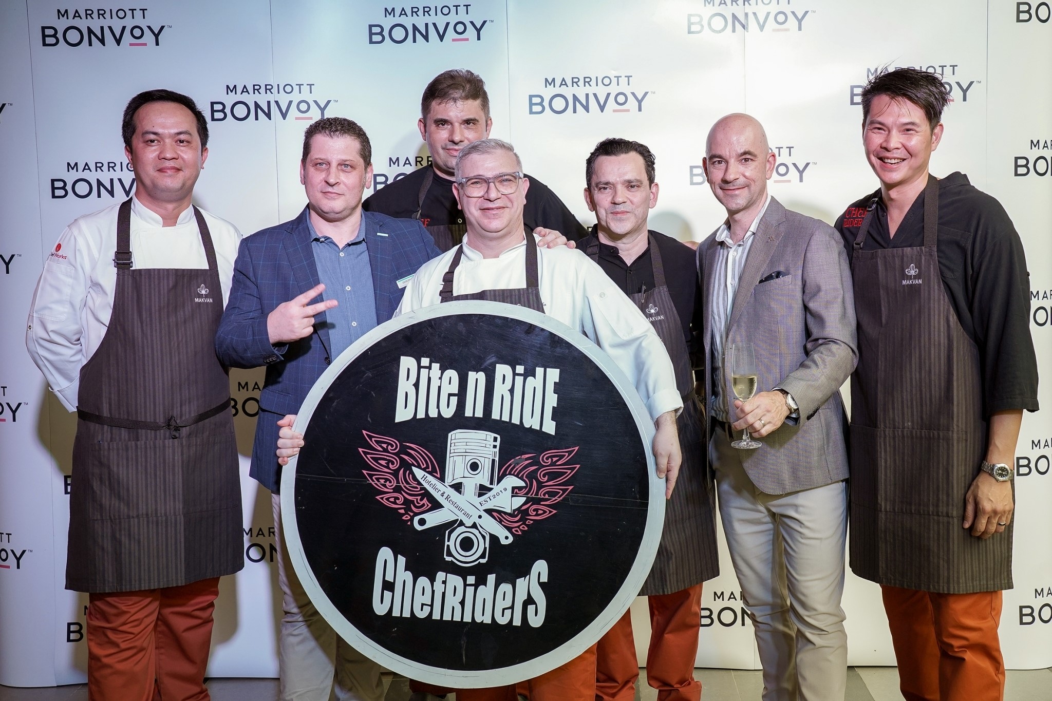 มื้อค่ำเพื่อการกุศล Chef Riders ณ ห้องอาหารเลเทส เรซิพี