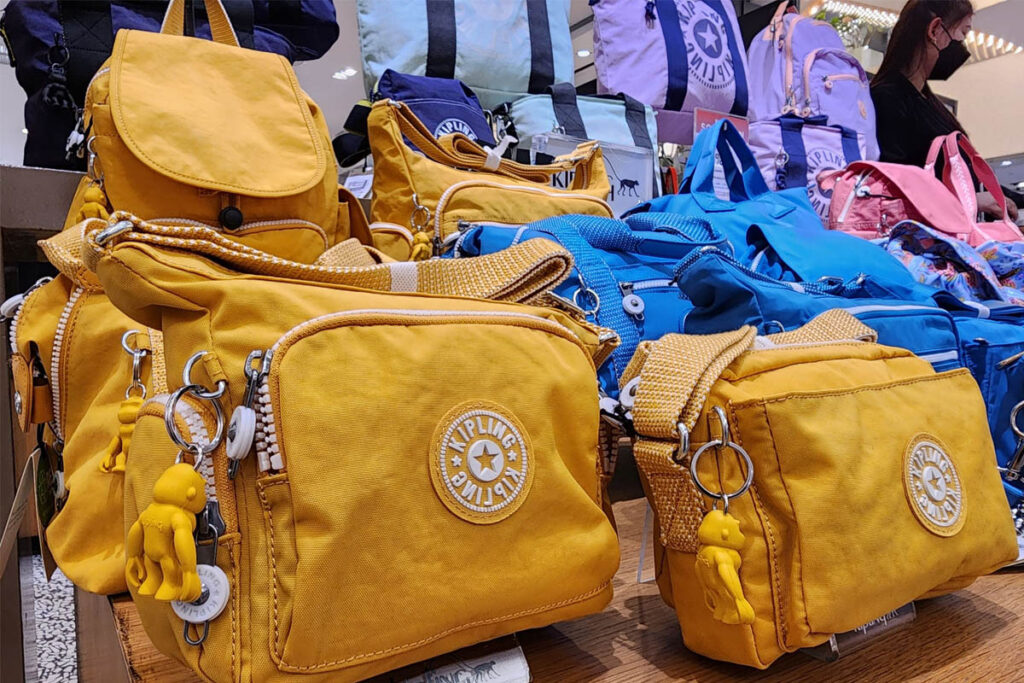 Kipling ขนคอลเล็กชั่นการ์ตูนเจาะนิวเจน