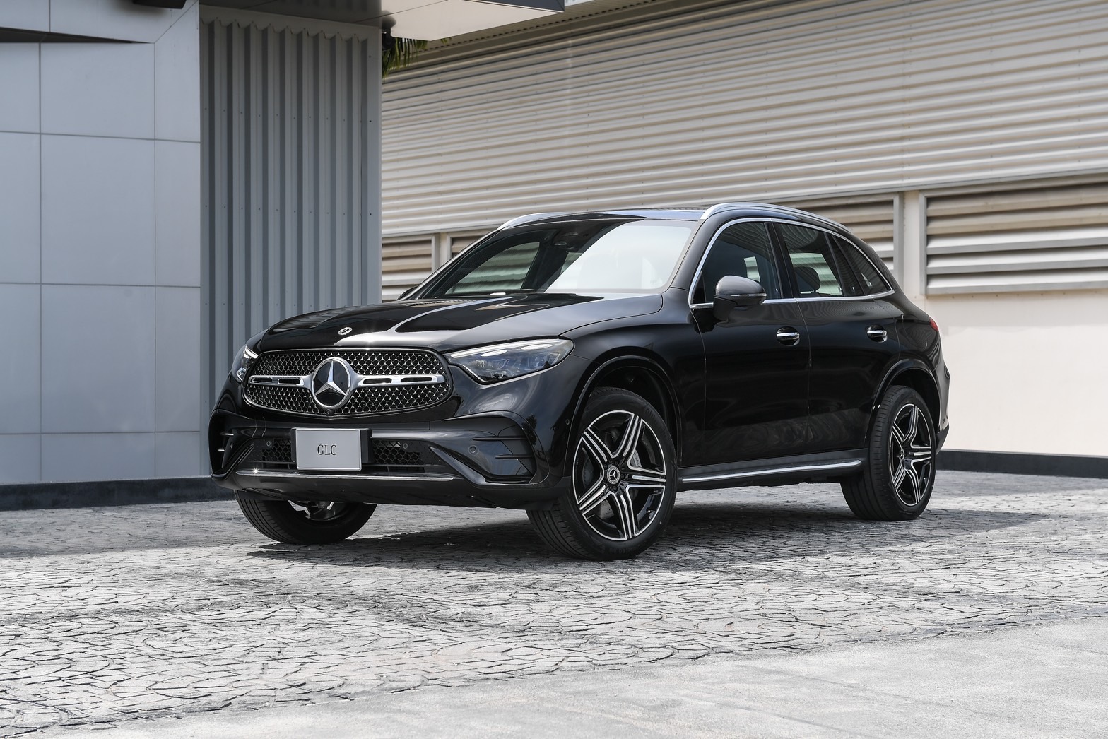 "เบนซ์" เข็น GLC 350 e ถล่ม SUV หรู เคาะราคา 4.18 ล้านบาท