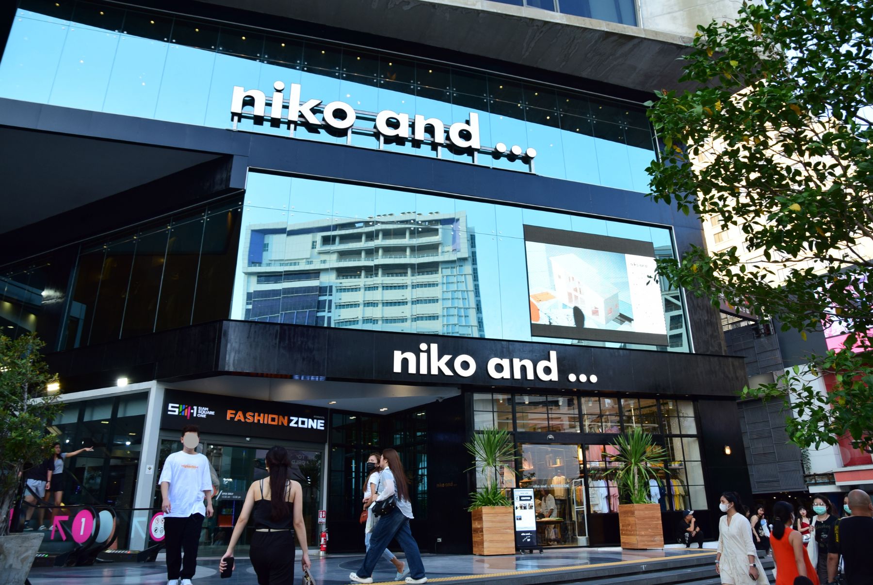 แบรนด์ญี่ปุ่นบุกหนัก UNIQLO-MUJI-NITORI ปูพรมขยายสาขา niko and ... ปัก ...