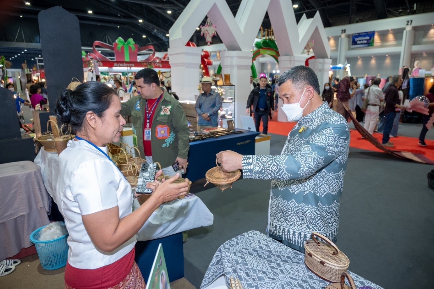 มท.เผยยอดจำหน่าย OTOP 7 วัน 550