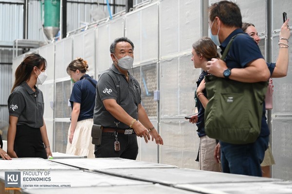 32 BUG FARM นวัตกรรมฟาร์มจิ้งหรีดแนวตั้ง สะอาด ปลอดภัย ให้ผลผลิตสูง