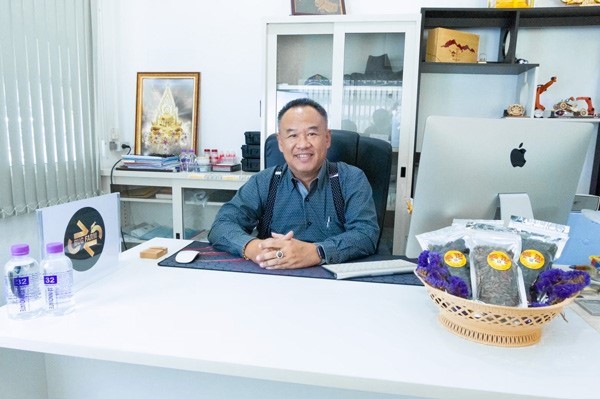 32 BUG FARM นวัตกรรมฟาร์มจิ้งหรีดแนวตั้ง สะอาด ปลอดภัย ให้ผลผลิตสูง