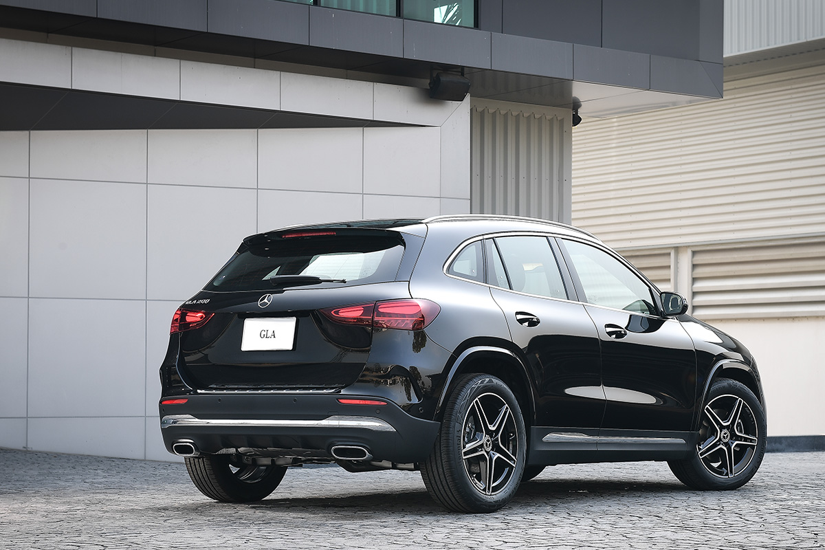GLA 200 AMG เอสยูวี ไซซ์เล็ก ดุดัน กะทัดรัด