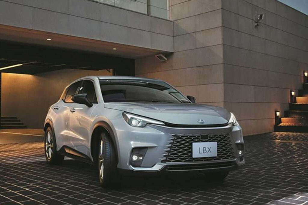 Lexus LBX ครอสโอเวอร์ไฮบริด