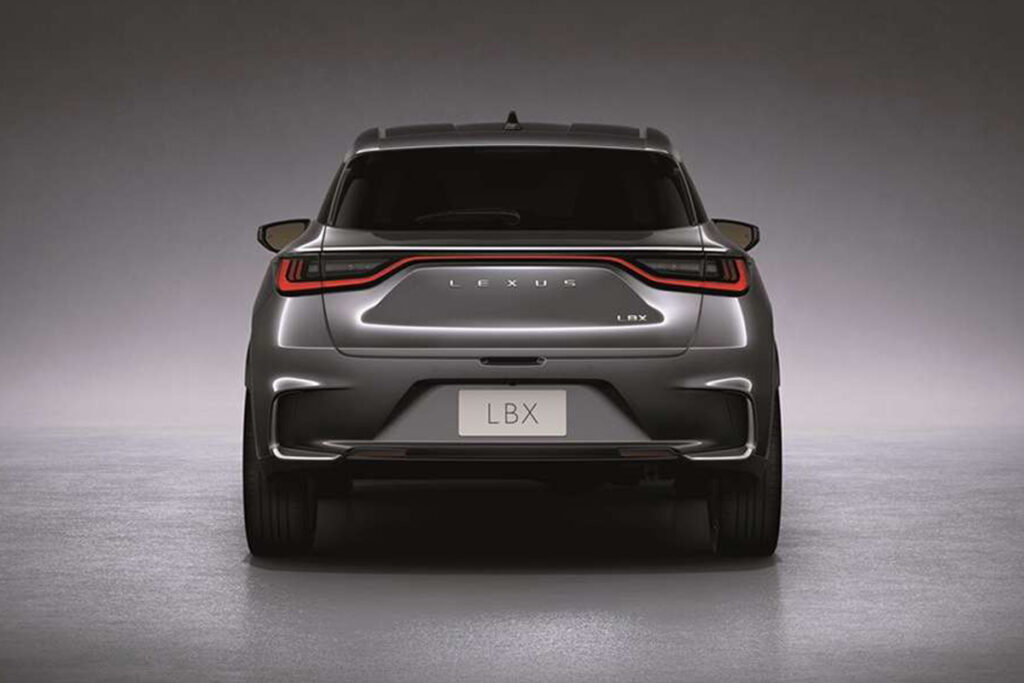 Lexus LBX ครอสโอเวอร์ไฮบริด
