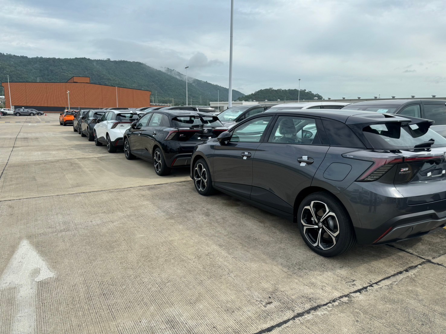 NEW MG4 ลอตแรกจากสายพานการผลิตในไทยถึงมือลูกค้า