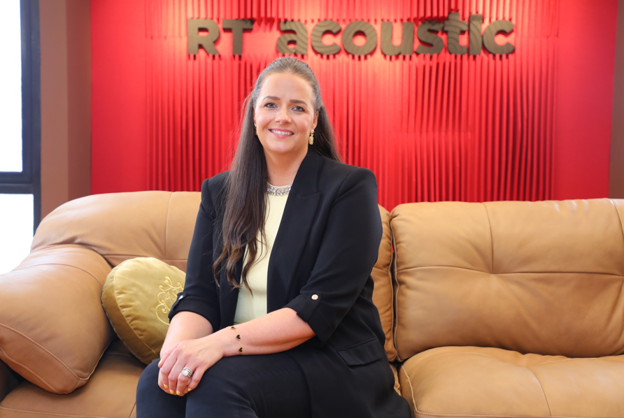 แบรนด์เฟอร์นิเจอร์หรู “Alexander & James”