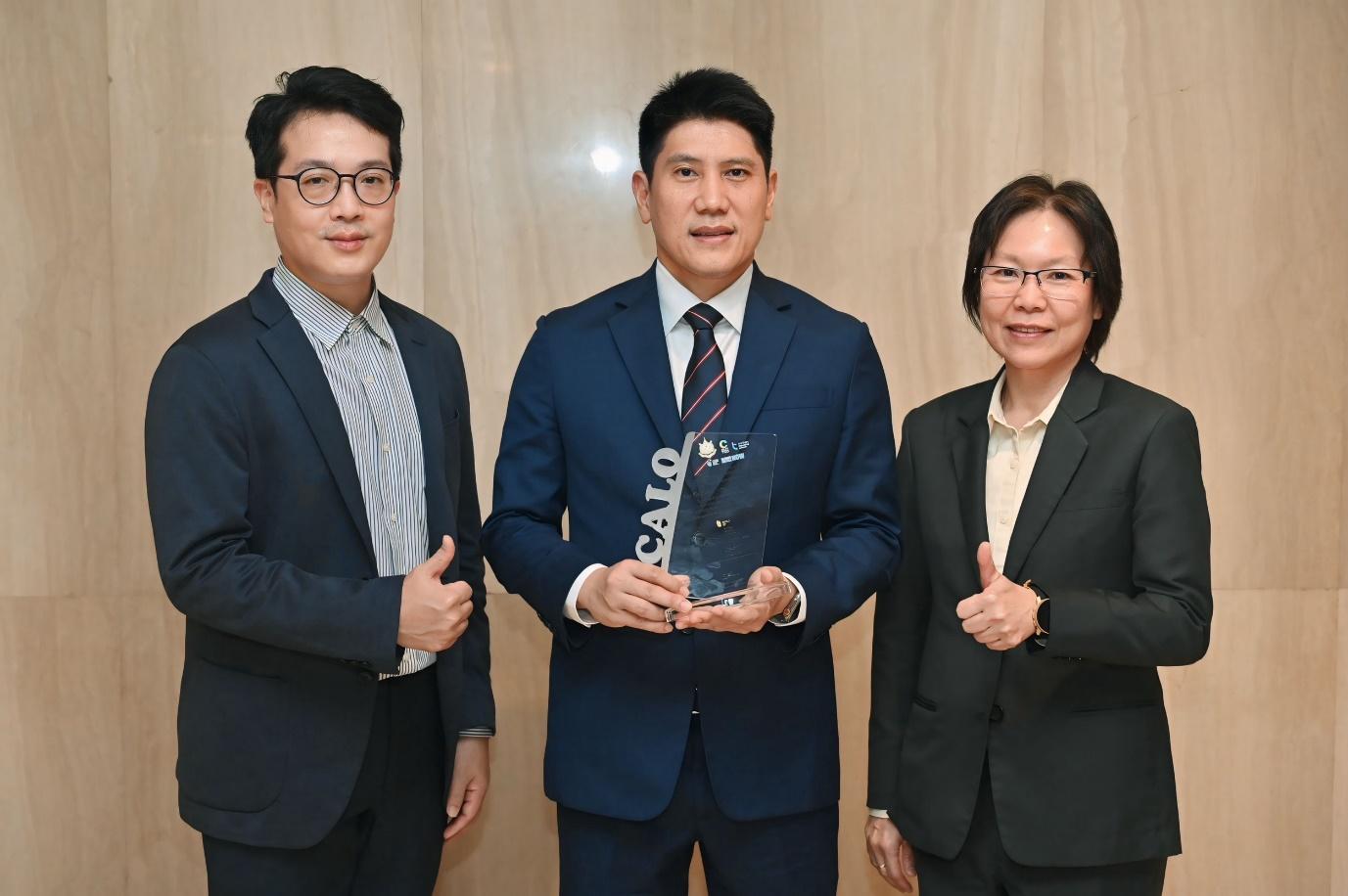 TOA รุดหน้าพิชิต Net Zero เป็นบริษัทสีรายแรก รับโล่ ‘CALO’