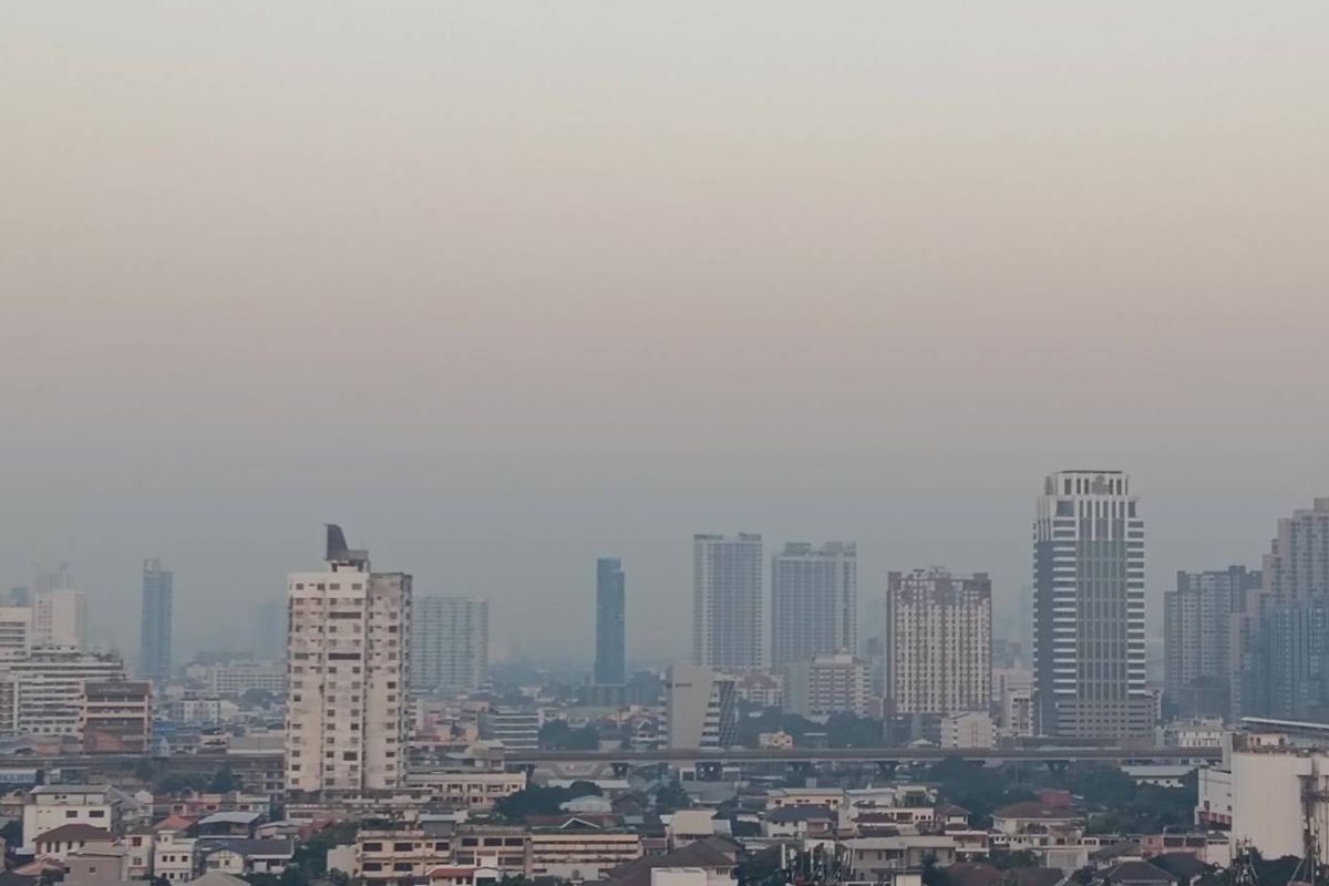 กทม.เตรียมปรับเกณฑ์ WFH ตั้งเป้าลดฝุ่น PM 2.5 จากการคมนาคม