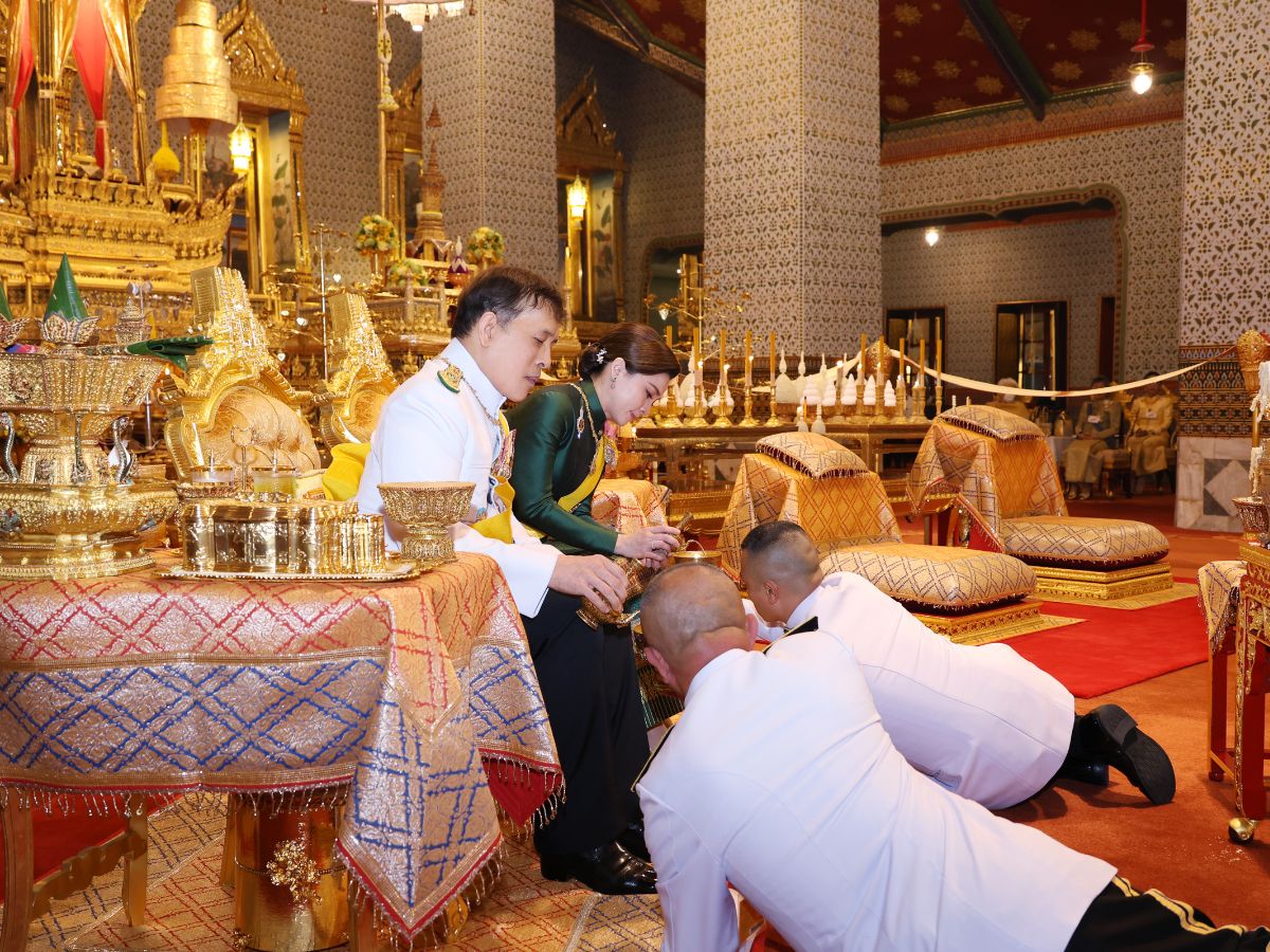 ในหลวง พระราชินี เสด็จฯ พระราชพิธีสมมงคล พระชนมายุเท่า ร.1