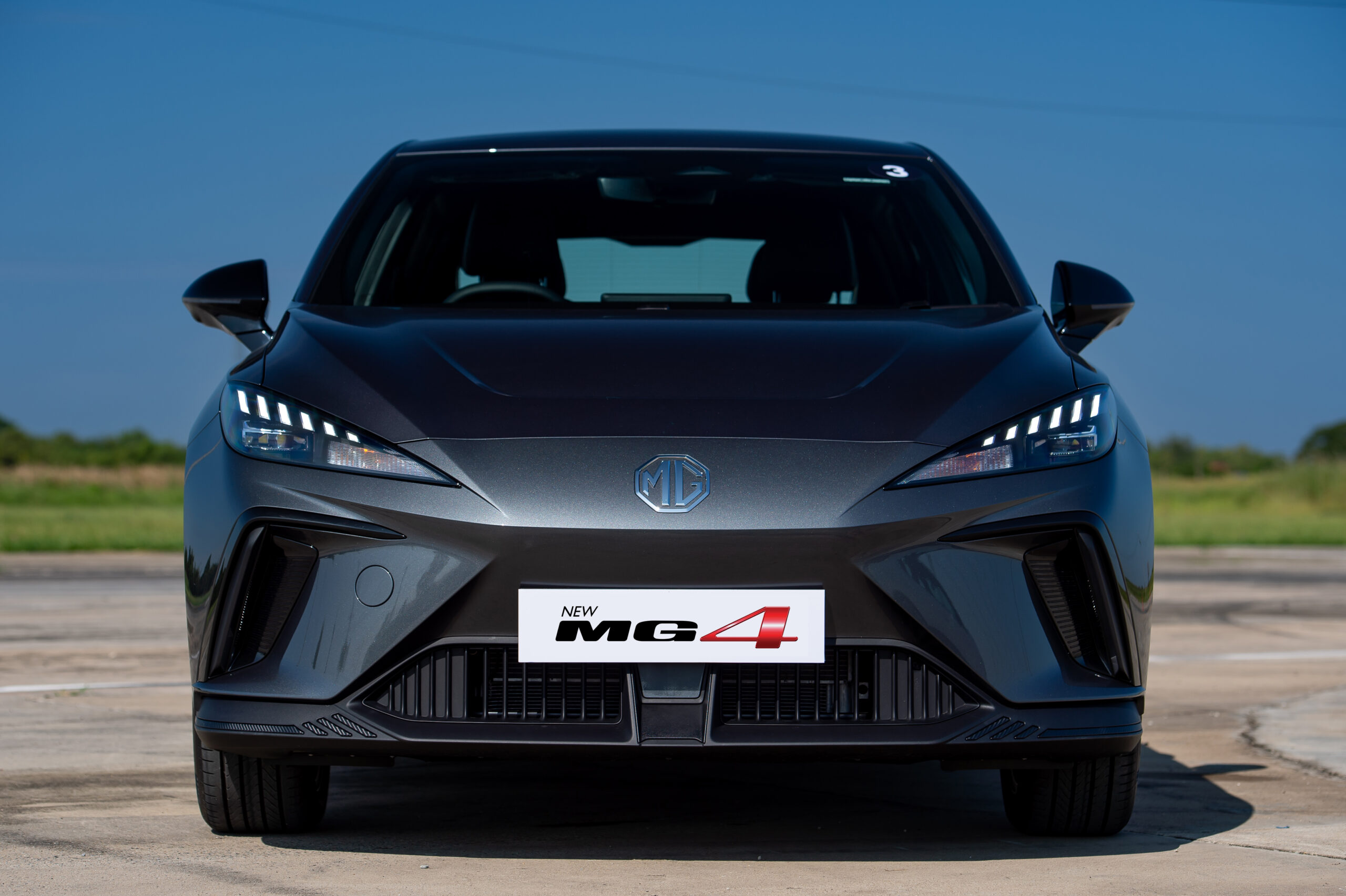 เอ็มจี ส่งรุ่นย่อย MG4 D+ ราคาพิเศษ 719,900 บาท ก่อนเพิ่ม 5 หมื่นบาท