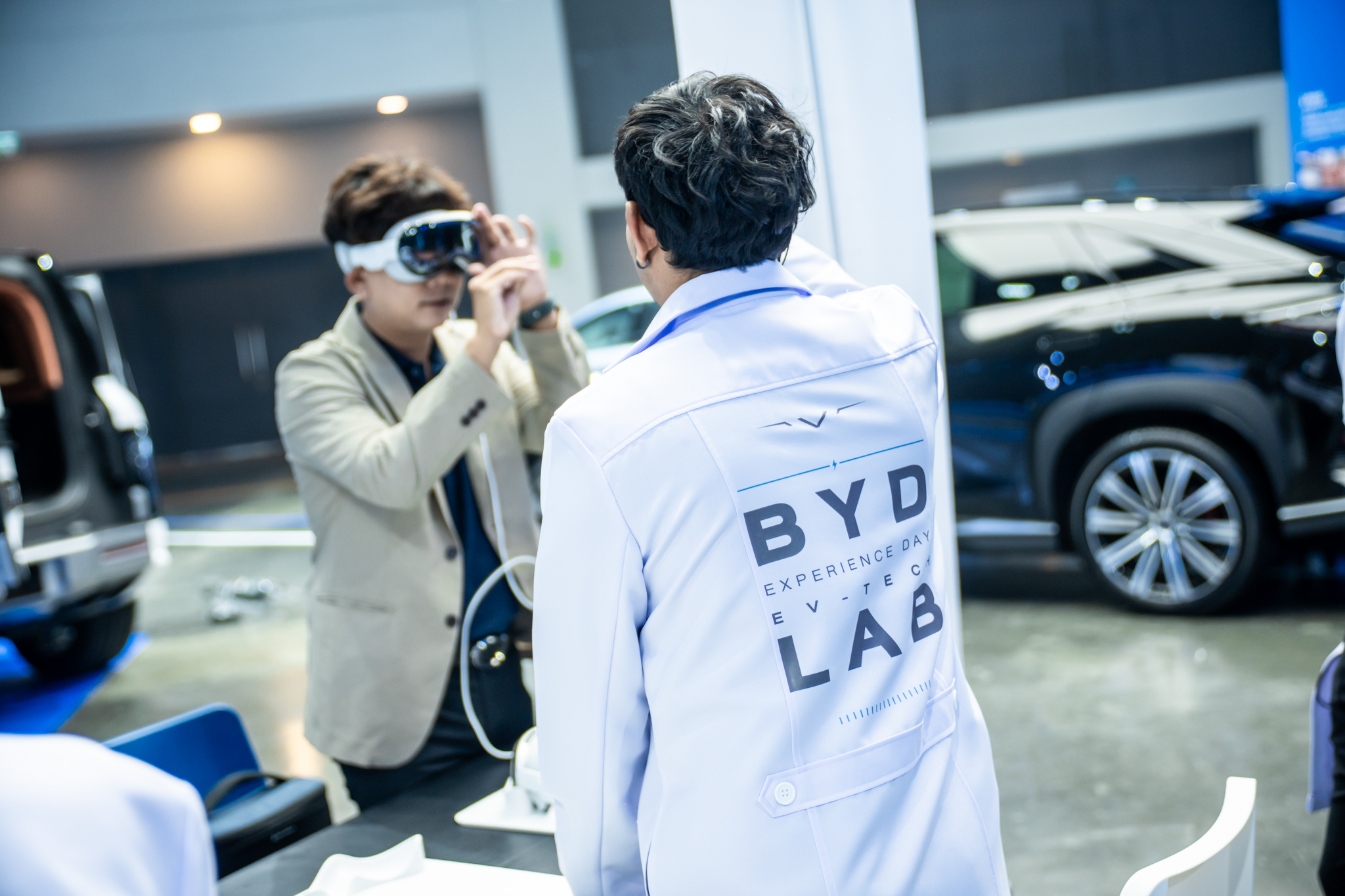 กลุ่มธุรกิจเรเว่ เปิด BYD Lab ชมนวัตกรรมยานยนต์-รถยนต์ลอยน้ำ