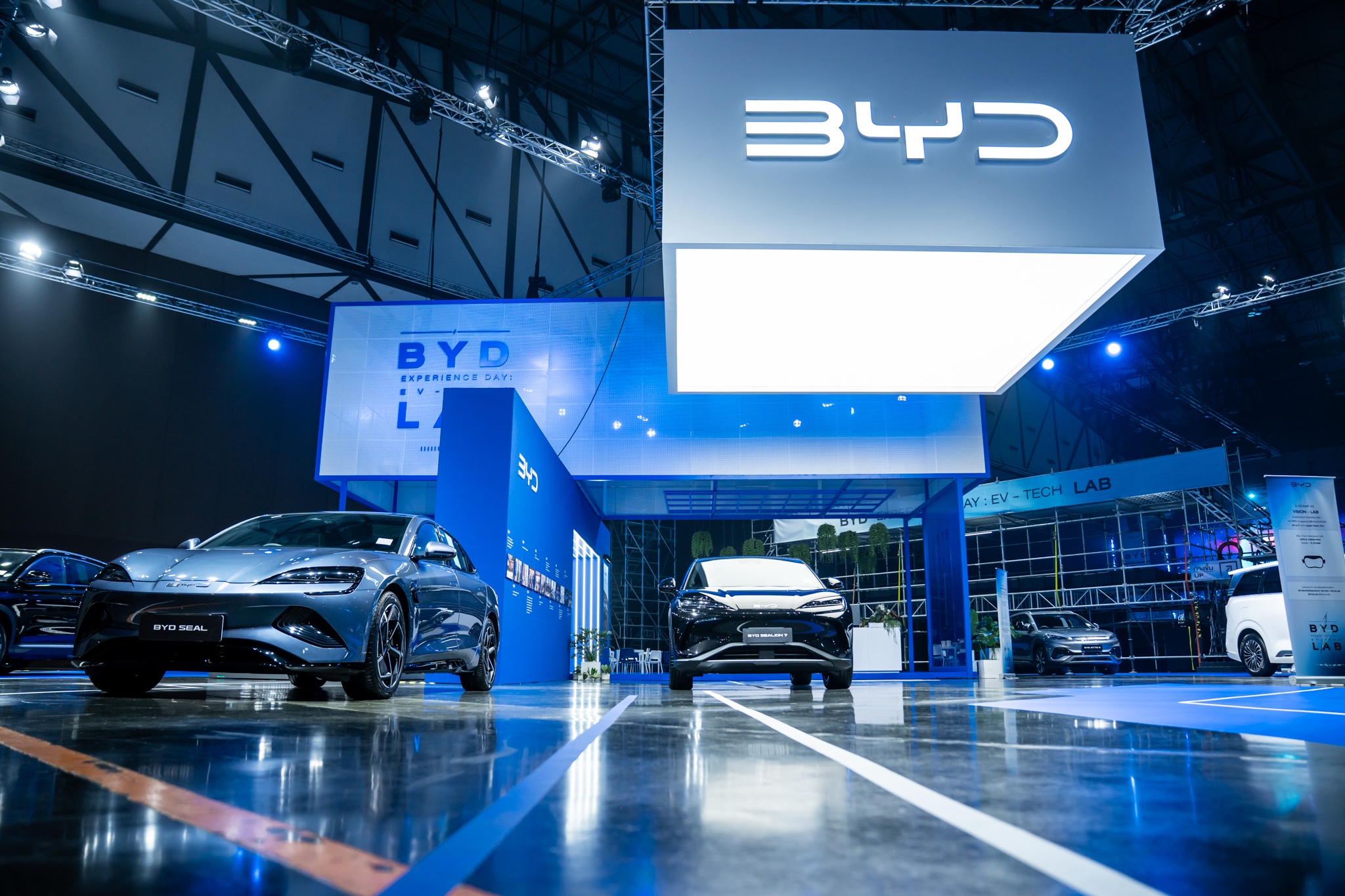 กลุ่มธุรกิจเรเว่ เปิด BYD Lab ชมนวัตกรรมยานยนต์-รถยนต์ลอยน้ำ
