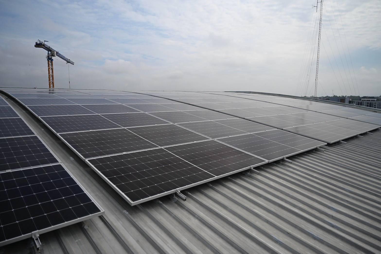 PEA ติดตั้งระบบผลิตไฟฟ้า Solar Rooftop ให้โรงพยาบาลลำปาง ลดค่าไฟฟ้าได้ ...