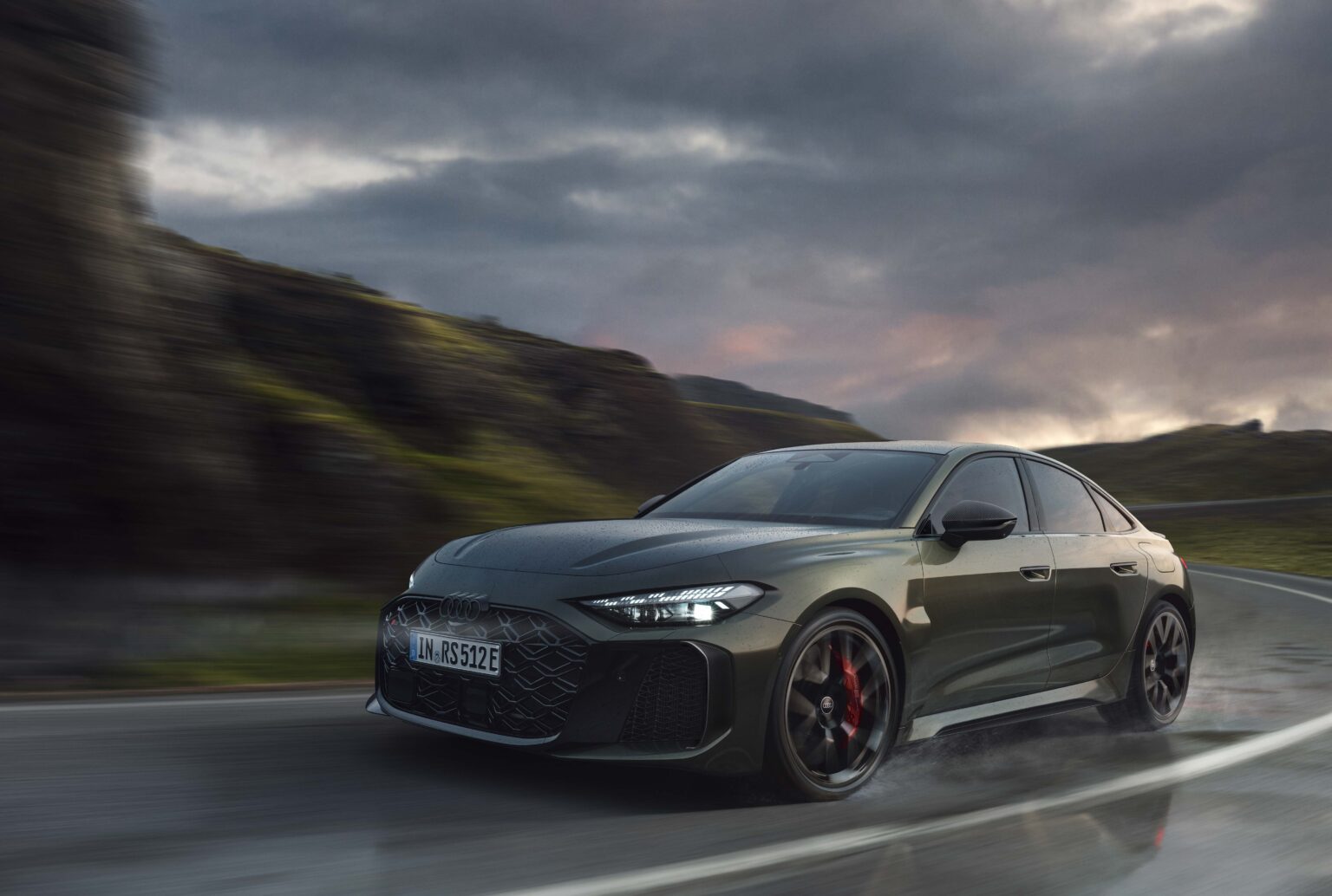 Audi RS 5 ขุมพลัง PHEV 639 แรงม้า ราคา 6.799 ล้านบาท